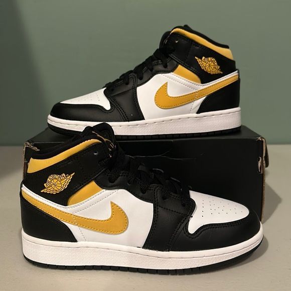 Jordan | Shoes | Nikeair Jordan Mid Pollen Size 35y Brand New 554725 ...